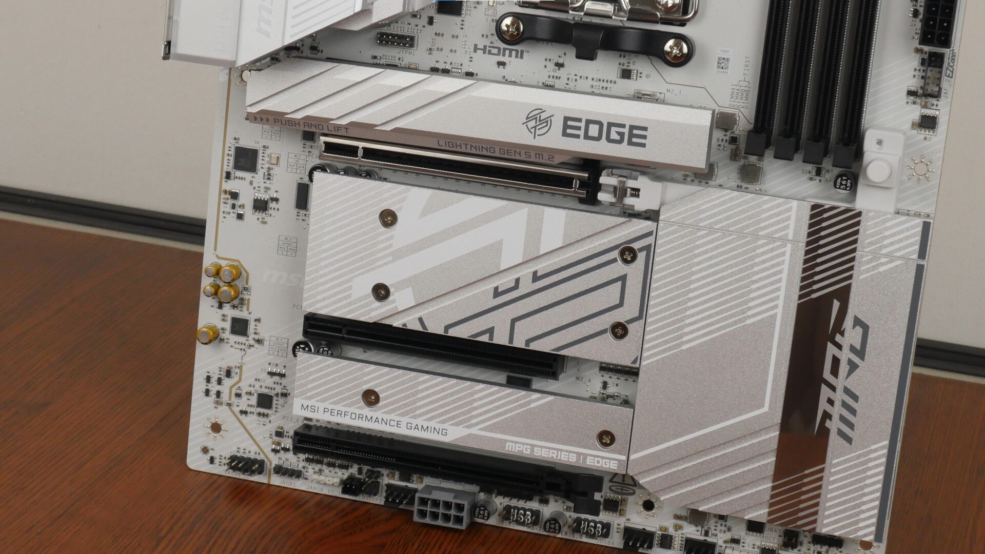 Unboxing & Overview: MSI MPG B850 EDGE TI WIFI AM5 Motherboard